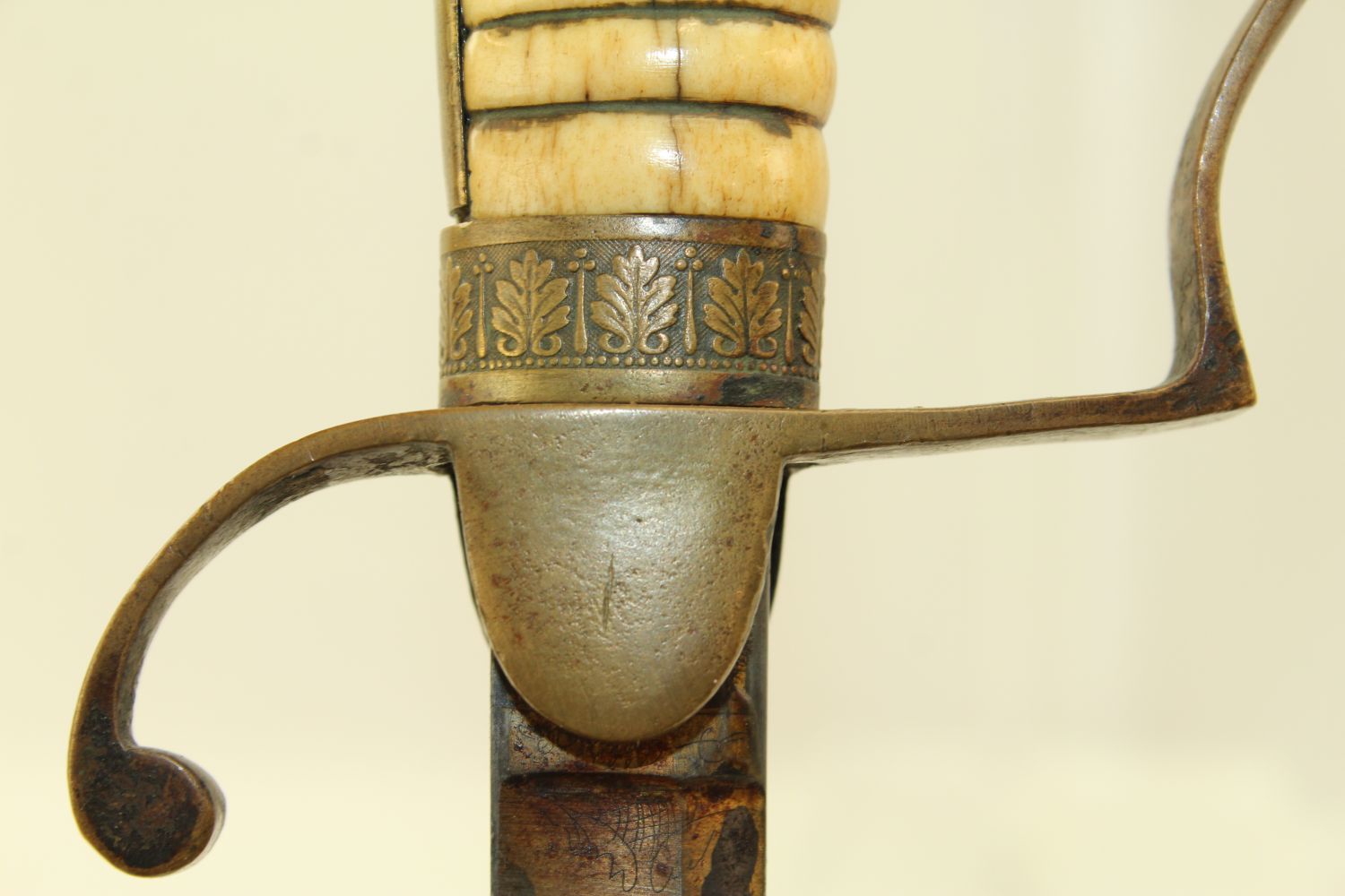 Screaming Eagle Pommel Sword 12.16 C&R Antique011 | Ancestry Guns