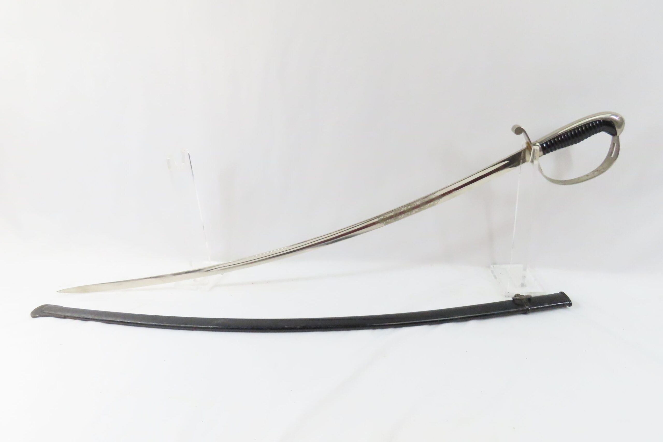 Birds Head Pommel Saber 2.14 C&RAntique002 | Ancestry Guns