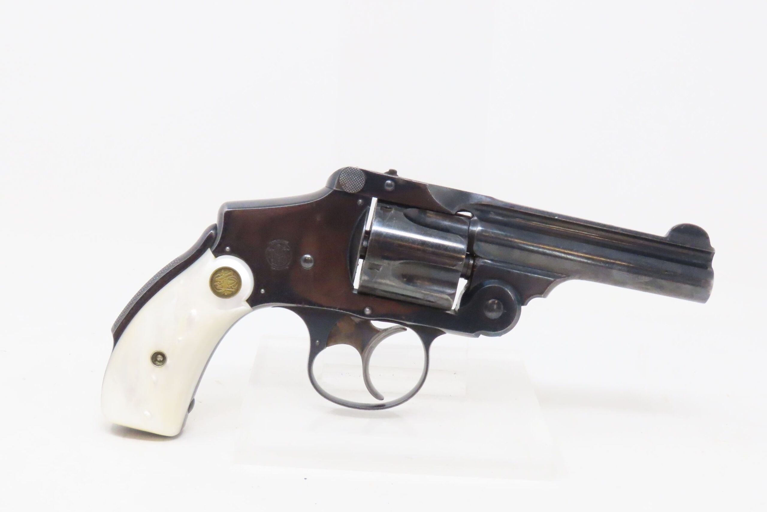 Smith & Wesson .38 Safety Hammerless 5th Model Revolver with Pearl ...
